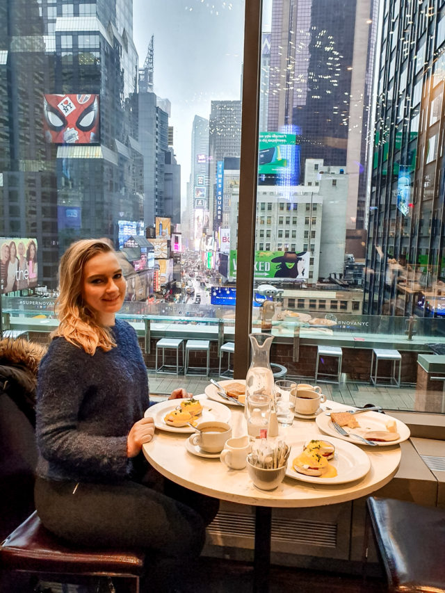 Rooftop Bar and Breakfast with Times Square view in New York City ...